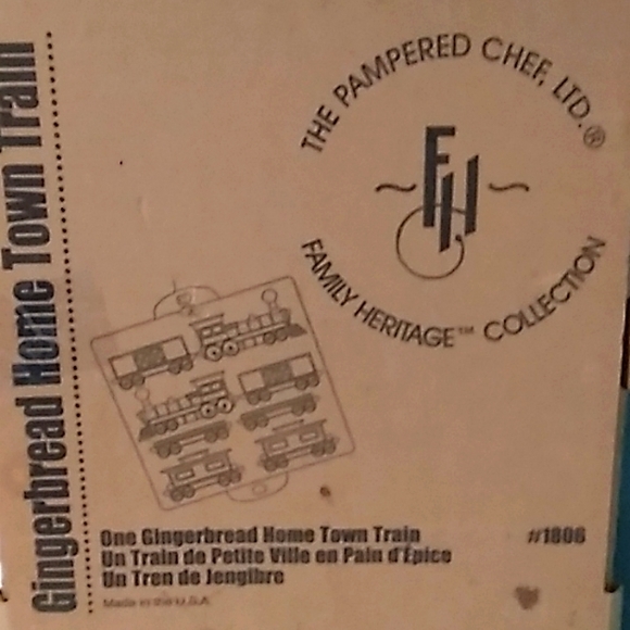 Kitchen | Pampered Chef Gingerbread Train Mold | Poshmark